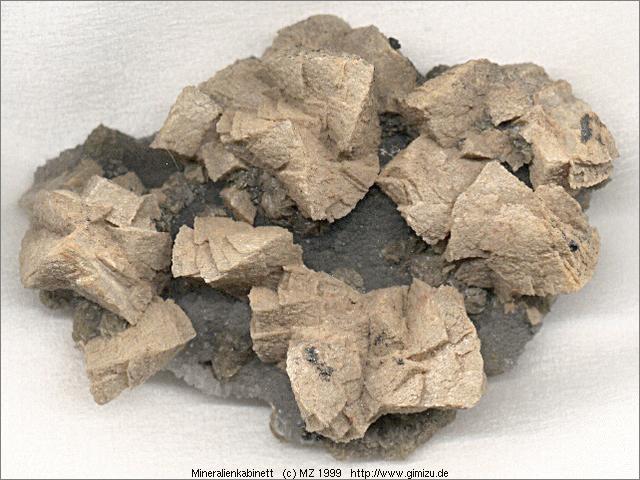 Mineral Cabinet Class 5: Carbonates and borates: Dolomite
